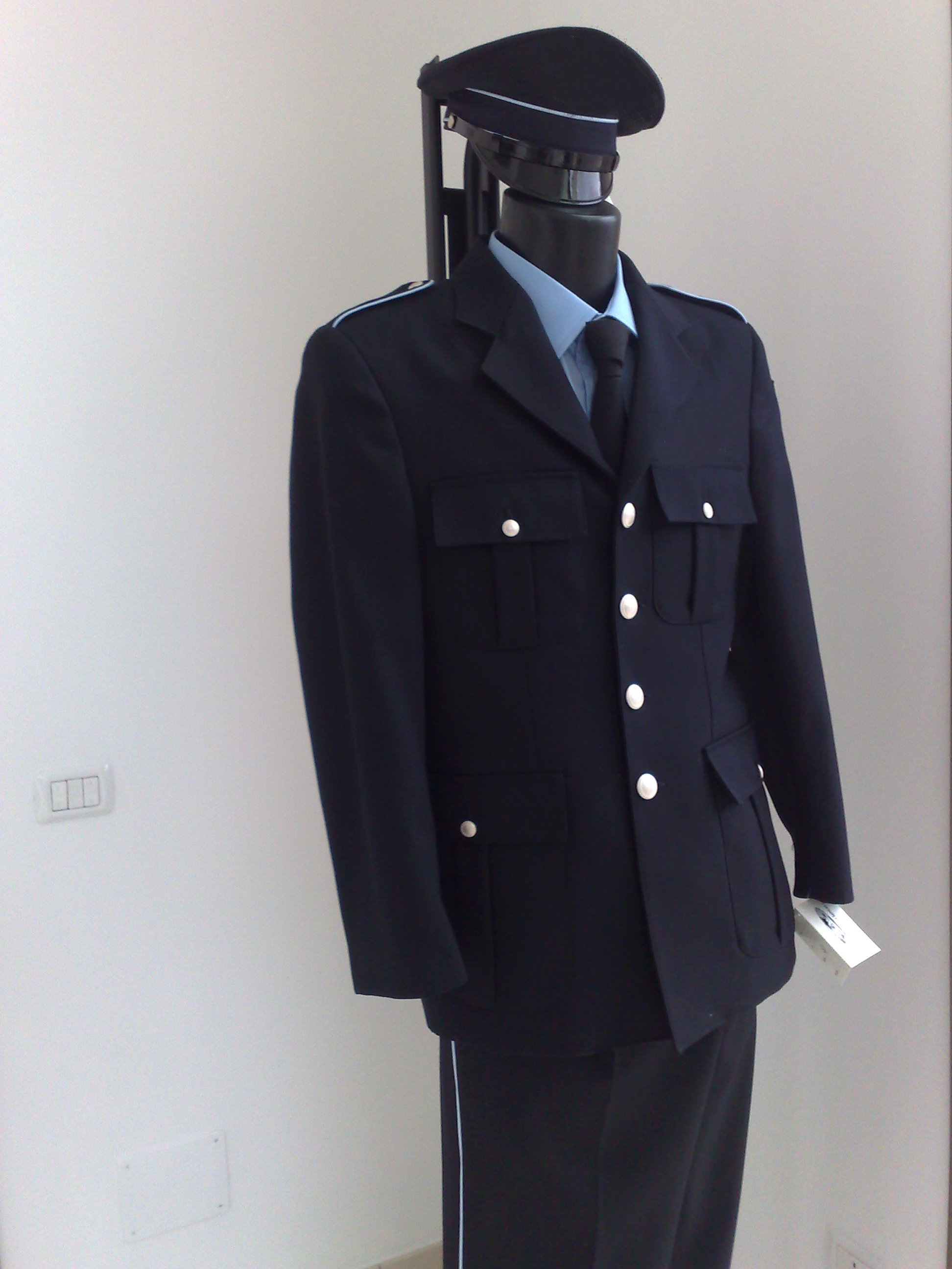 Divisa sicurezza e vigilanza (da INTERNATIONAL COMPANY SERVICES, Srl)